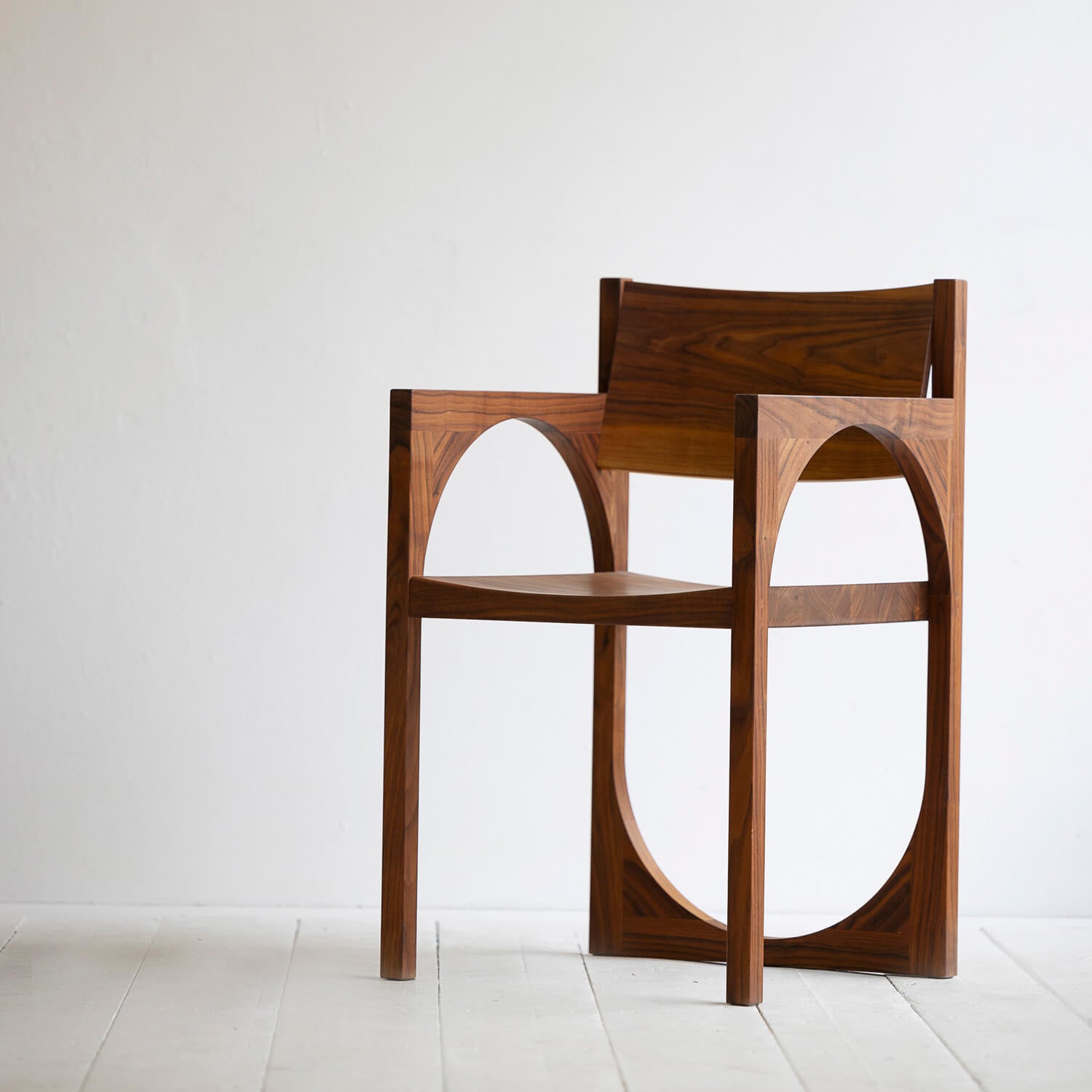 Arp design - Tijdloze design meubels ontworpen & gemaakt in Haarlem